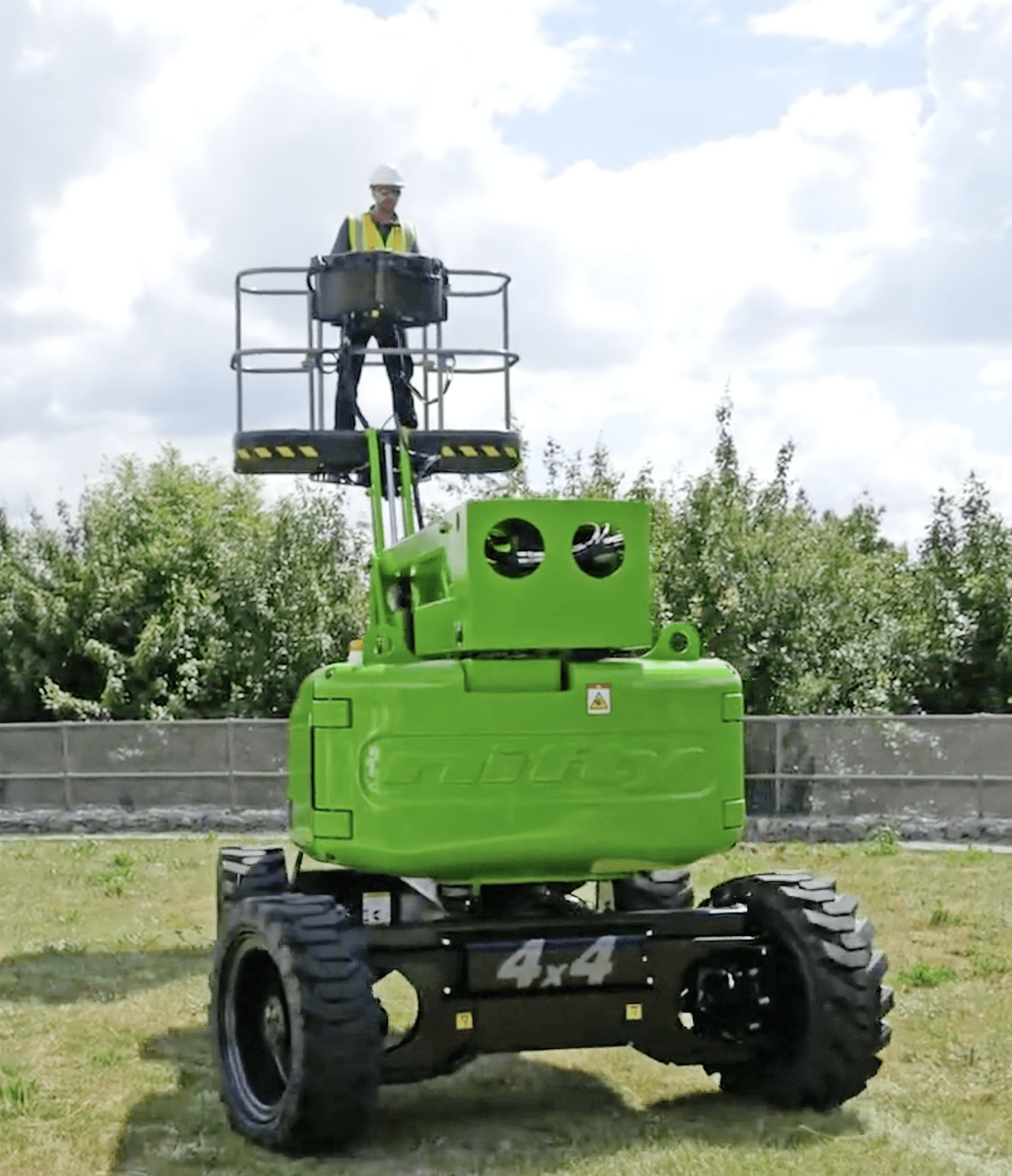 HR15 4×4 | 15.7m Self Propelled Boom Lift for sale: Niftylift