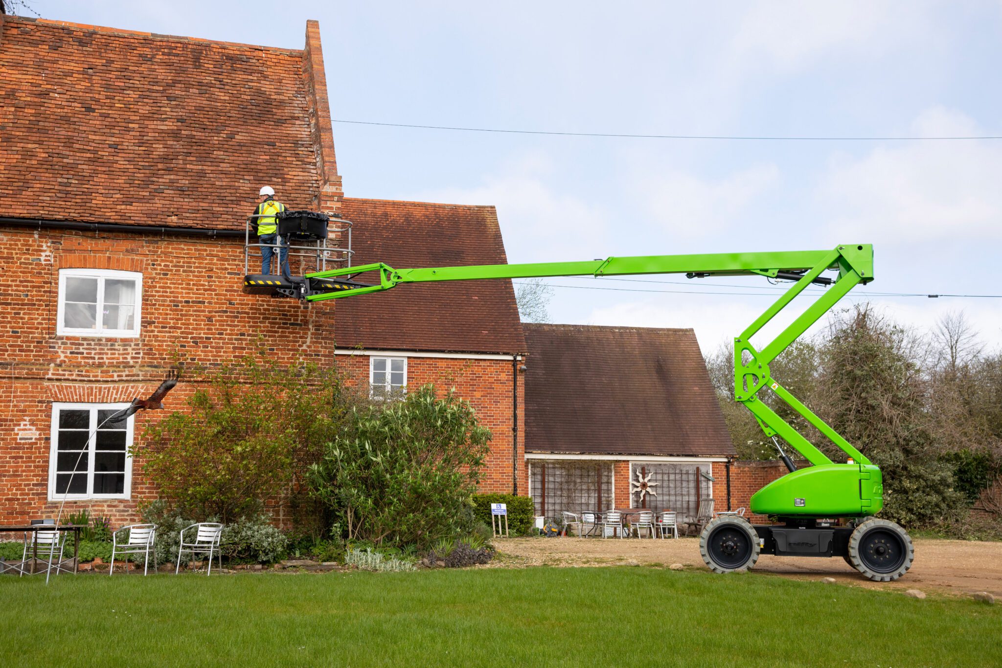 HR15 Electric Self Propelled Boom Lift for Sale: NiftyLift